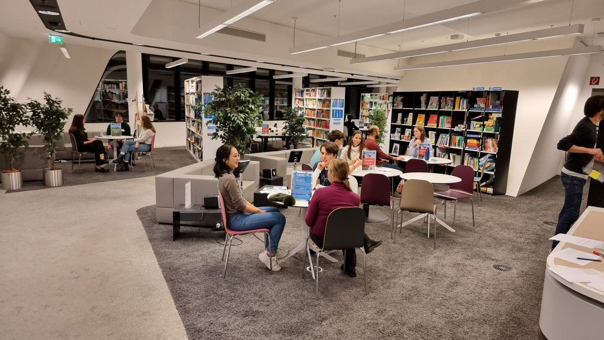 Language Café - Language Learning - Language Resource Center