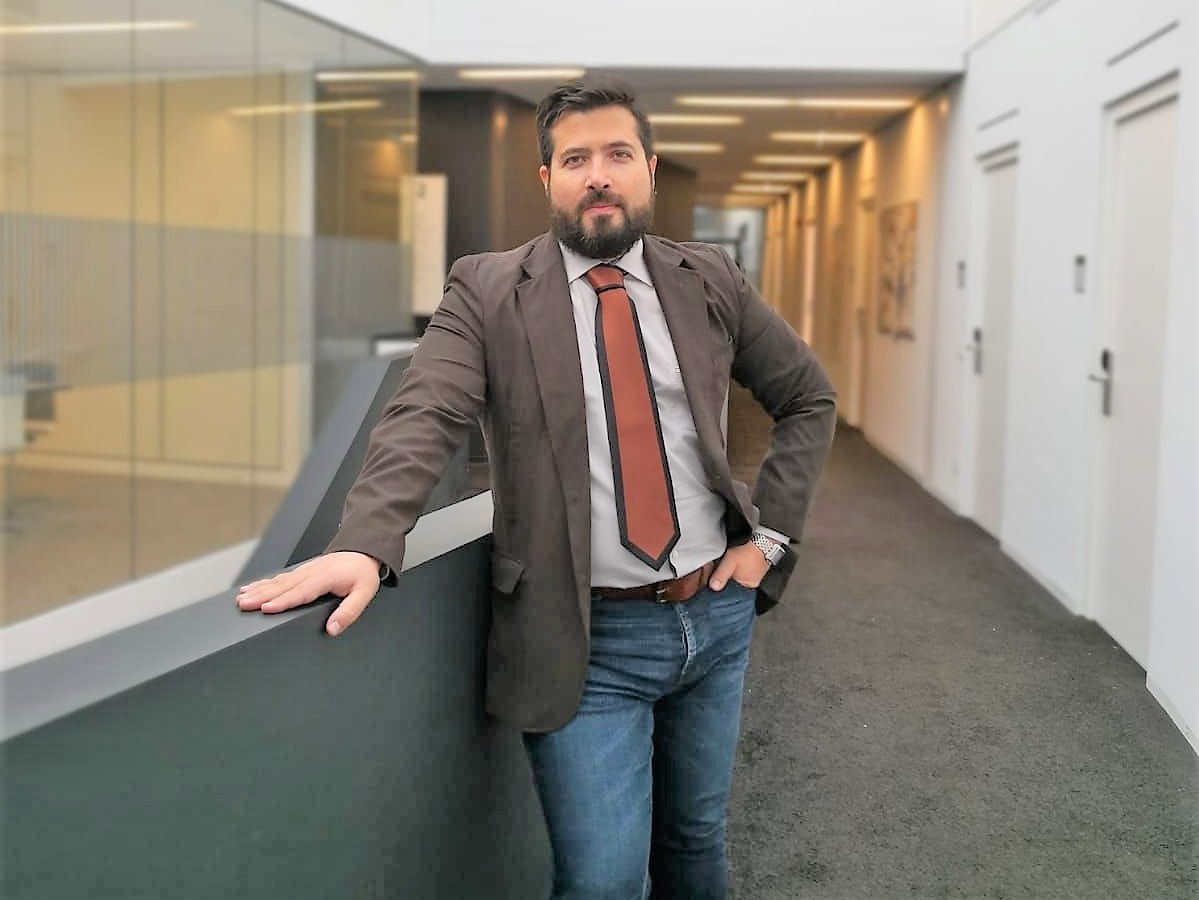 New top journal article by our marketing faculty: Lay rationalism and ...